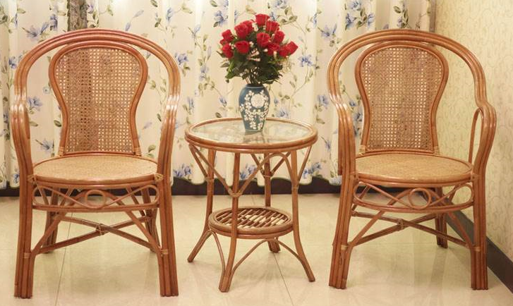 What are the materials of the chair? Introduce different material of chairs